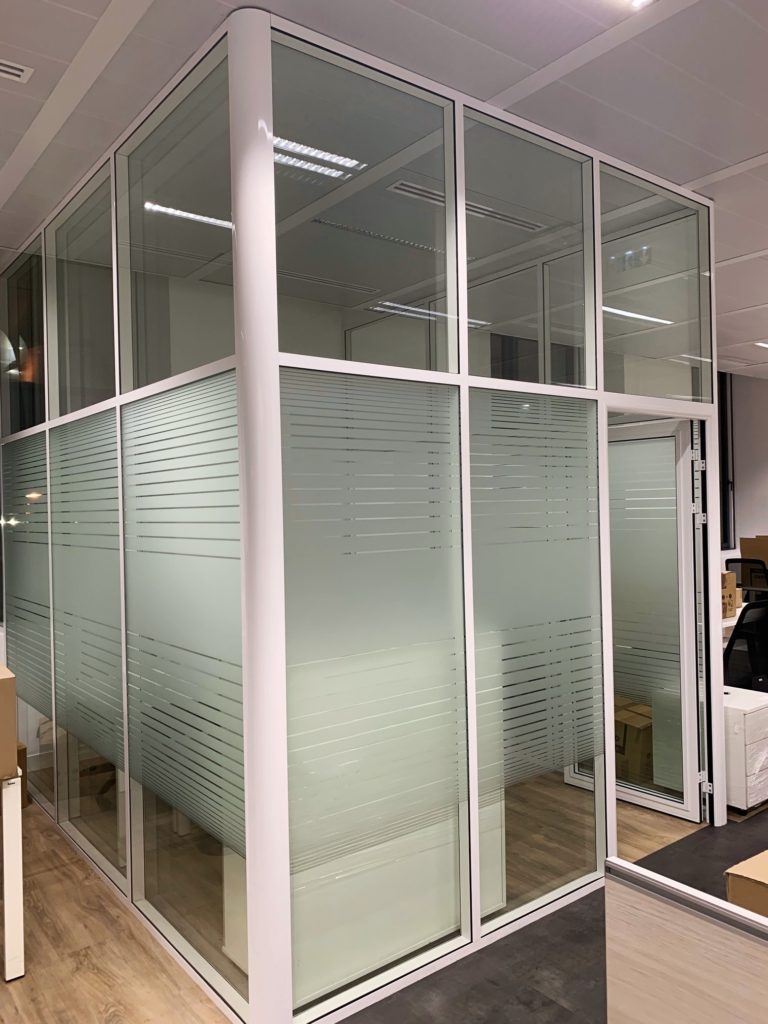 Les cloisons de bureau vitrées toute hauteur | Espace Cloisons Alu IDF ...